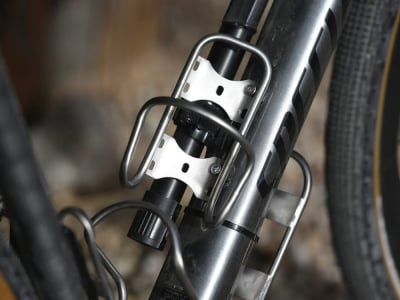 Side water bottle cage store